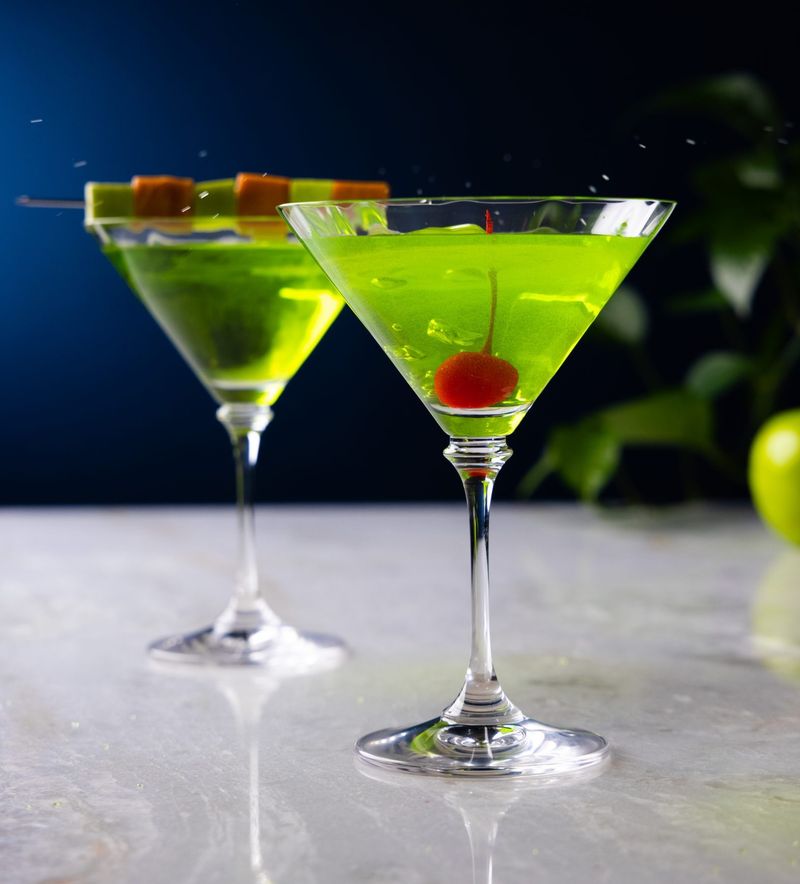 10 Cocktails That Feel Outdated—And 10 Timeless Sips That Still Hit the ...